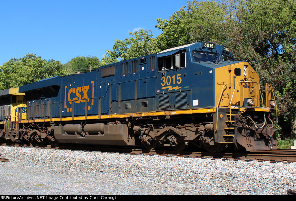 CSXT 3015 on N720-02